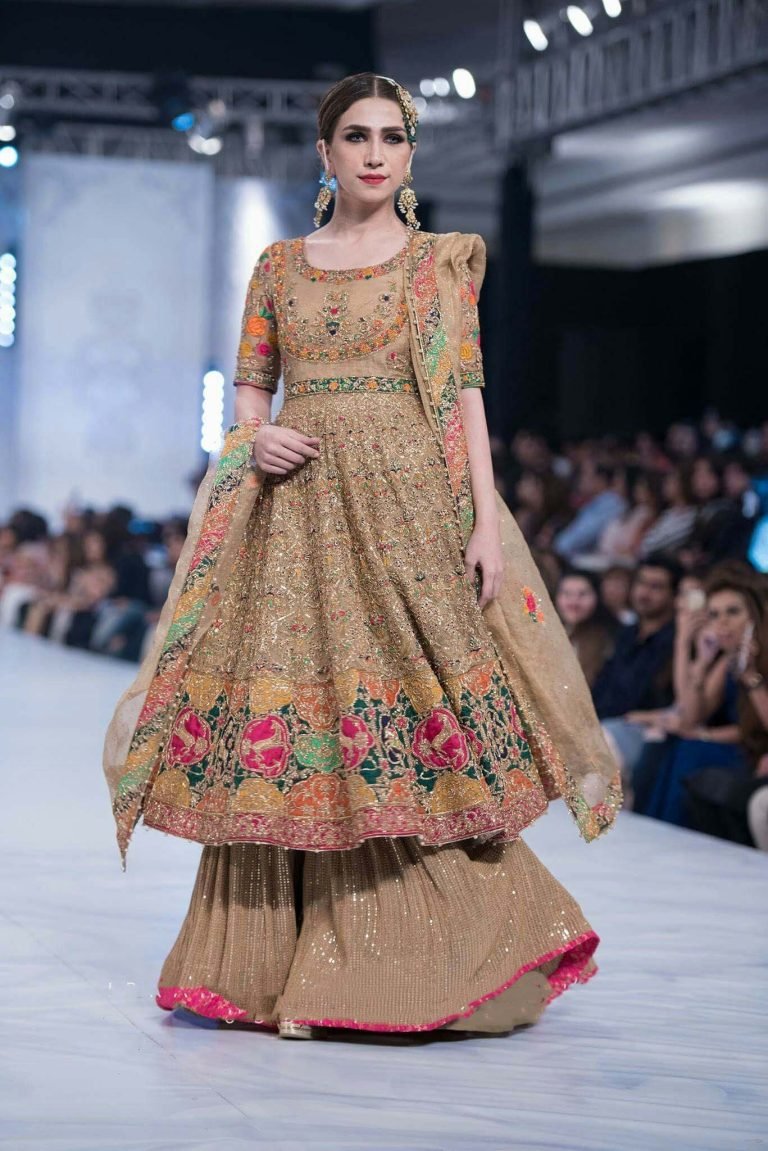 Long Frock Design 2025 ideas for Pakistani Women